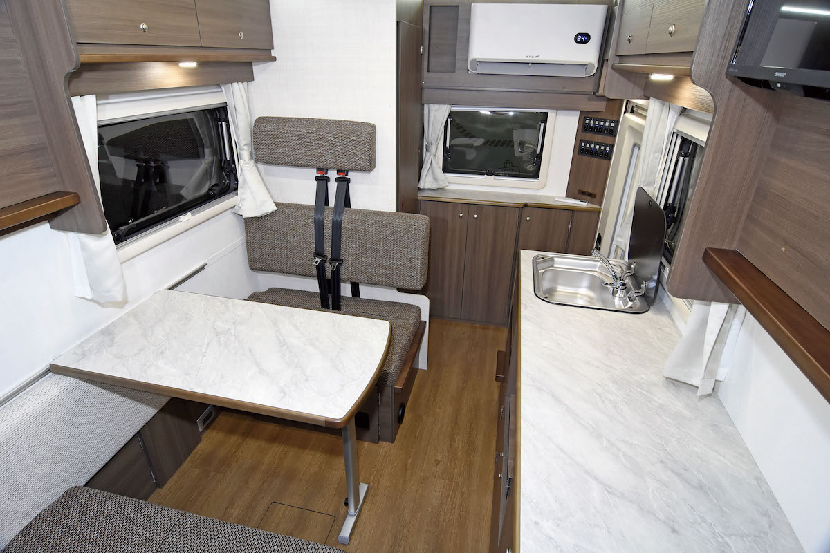 AtoZ（エートゥゼット）｜エースS タイプ2｜AUTO CAMPER（オートキャンパー）