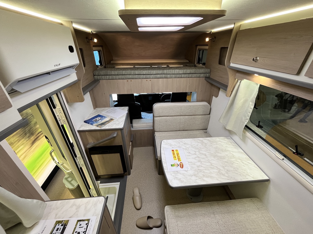 いすゞ自動車による新型キャンピングカーベース車「Travio」がベース！NTBの「KAGAYAKI」＆「EXPEDITION STRIKER」デビュー！｜AUTO CAMPER（オートキャンパー）